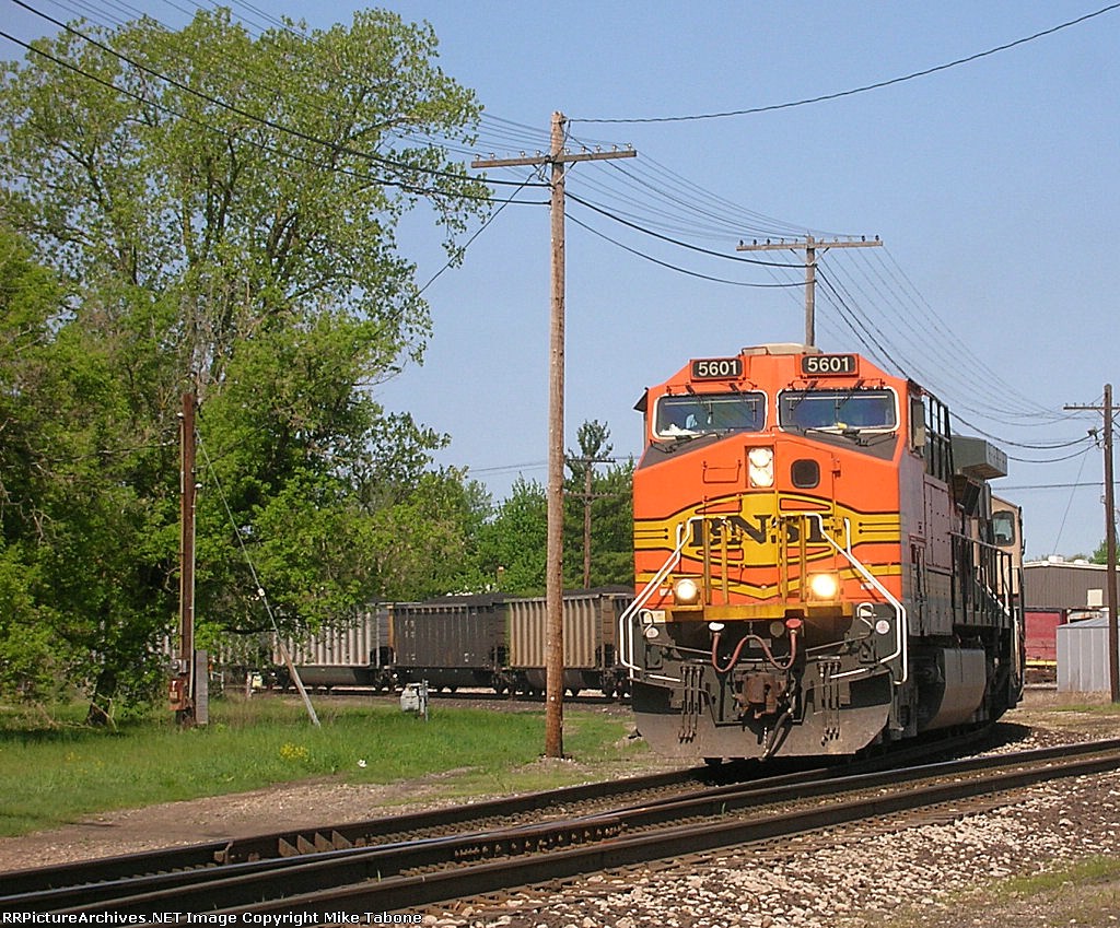 BNSF 5601